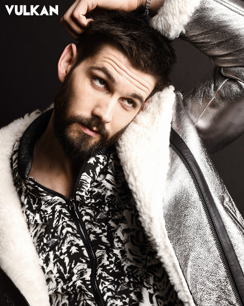 Casey Deidrick | Vulkan Magazine