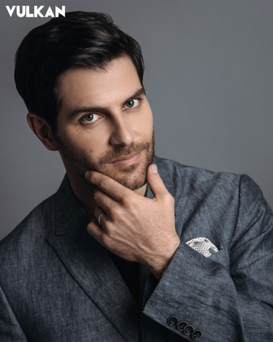 David Giuntoli | Vulkan Magazine