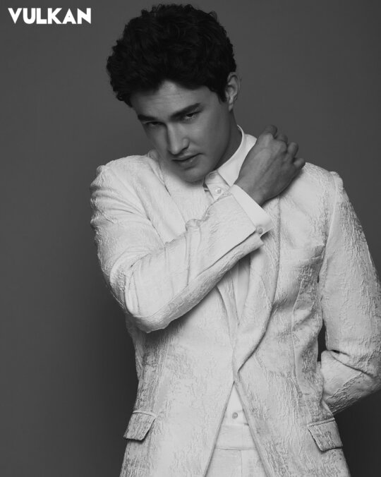 Gavin Leatherwood | Vulkan Magazine